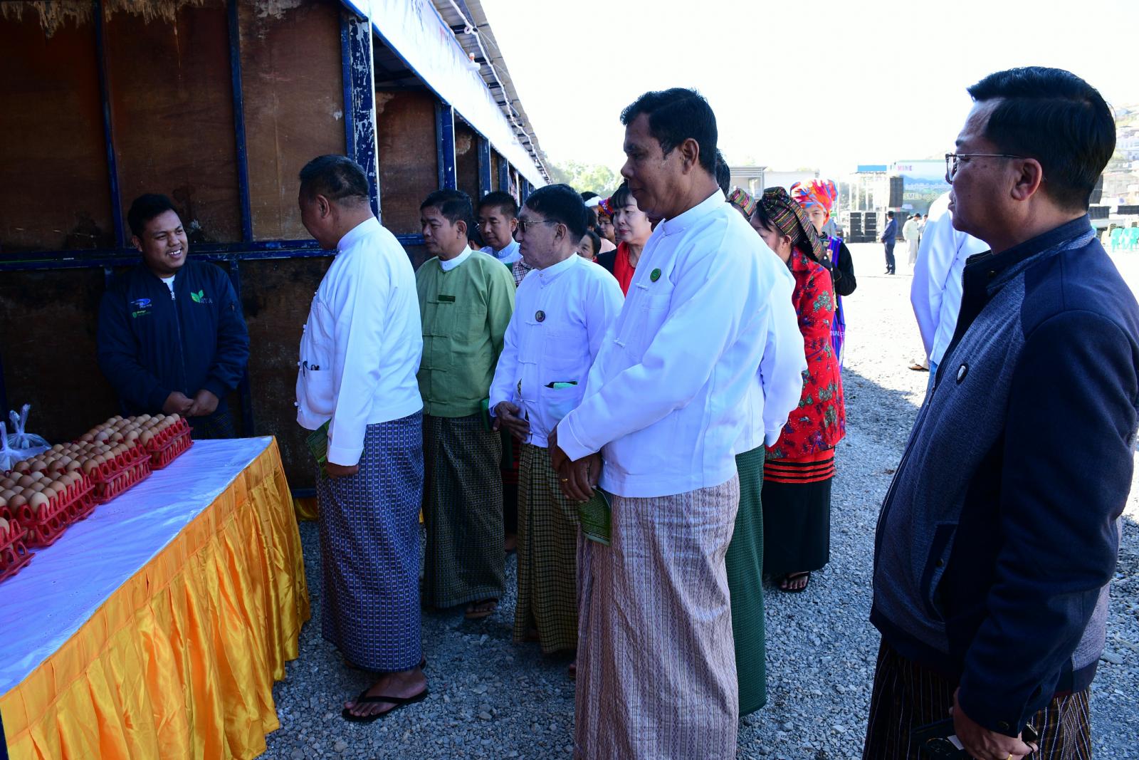 ၇၇ နှစ်မြောက် လွတ်လပ်ရေးနေ့ကို ကြိုဆိုဂုဏ်ပြုသောအားဖြင့် Msme ဒေသထုတ်ကုန်ပြပွဲနှင့် ဈေးရောင်းပ